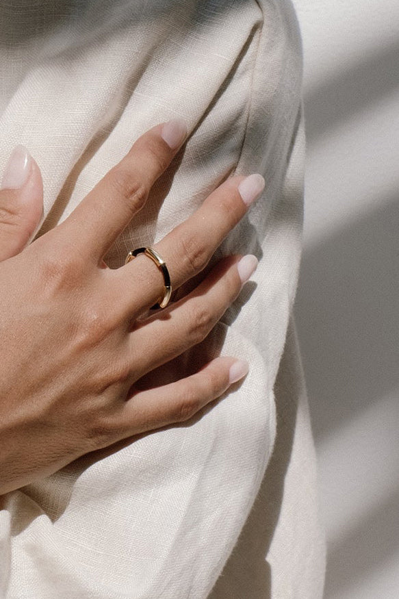 Adorn Tubes Ring - Gold w/ Dark Horn // 18 karat modern minimal design