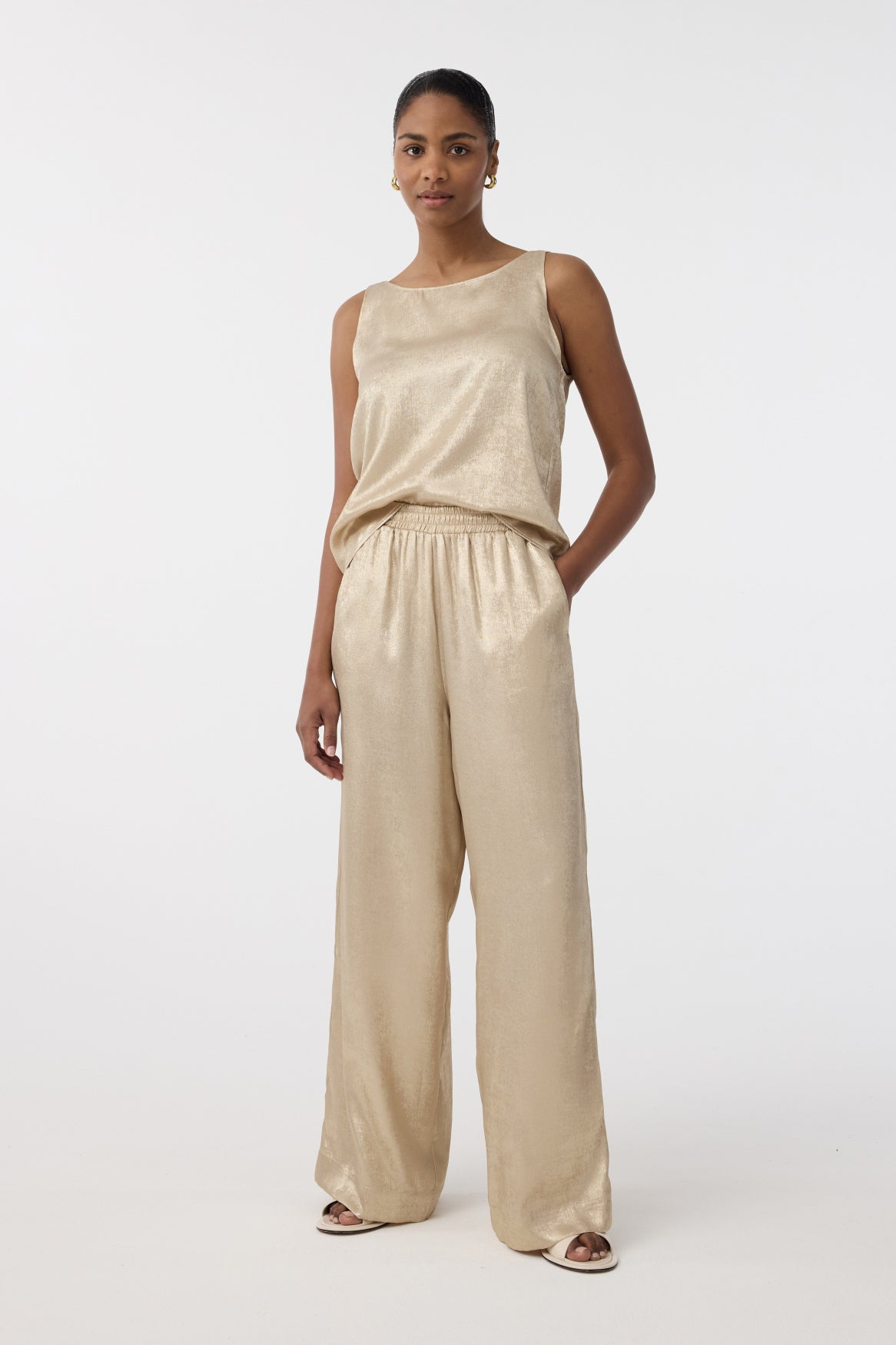 Knit-ted Blake Pants - Gold // festive, shiny, glossy | RUM Amsterdam